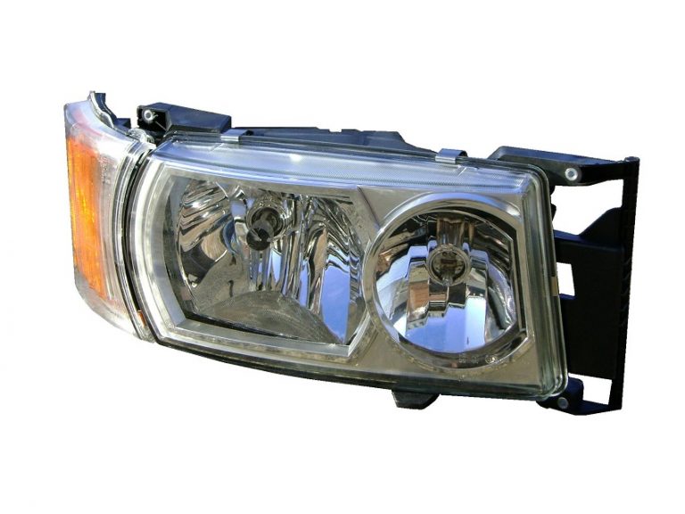 2416145 2241847 2000058 SCANIA Headlamp R.H. H7 - S & M Springs
